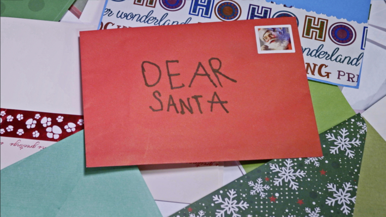 REVIEW: “DEAR SANTA” (2020) IFC Films | Peggy at the Movies